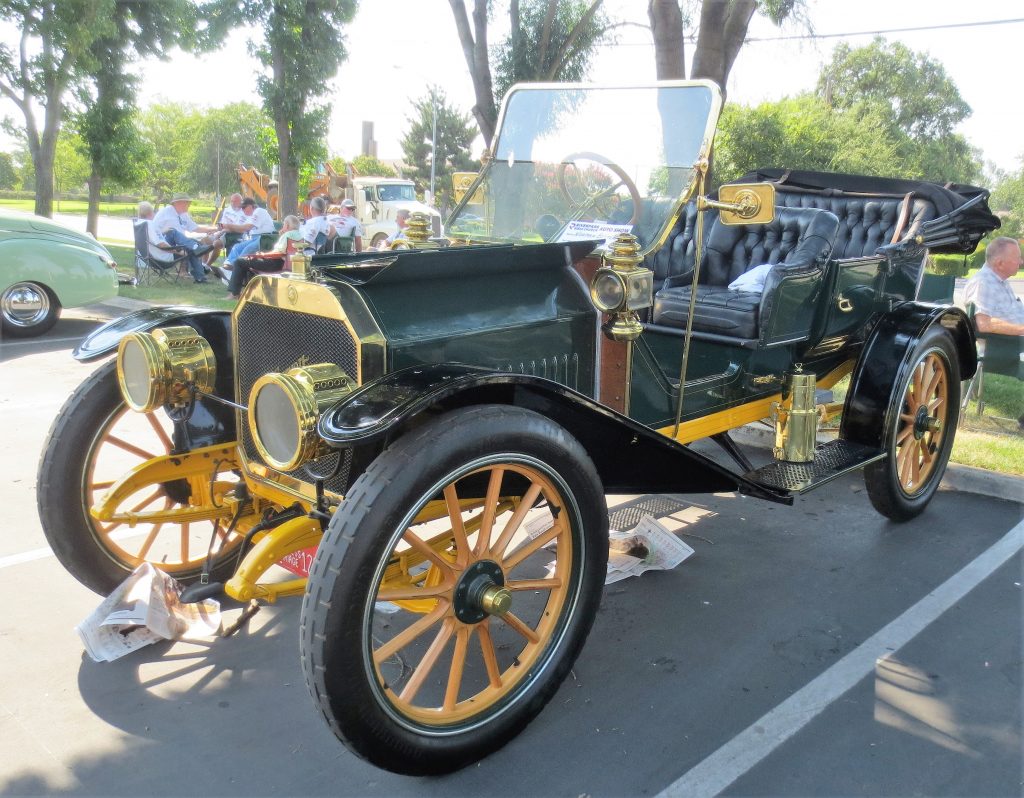 Unique Car Show | Clovis Roundup