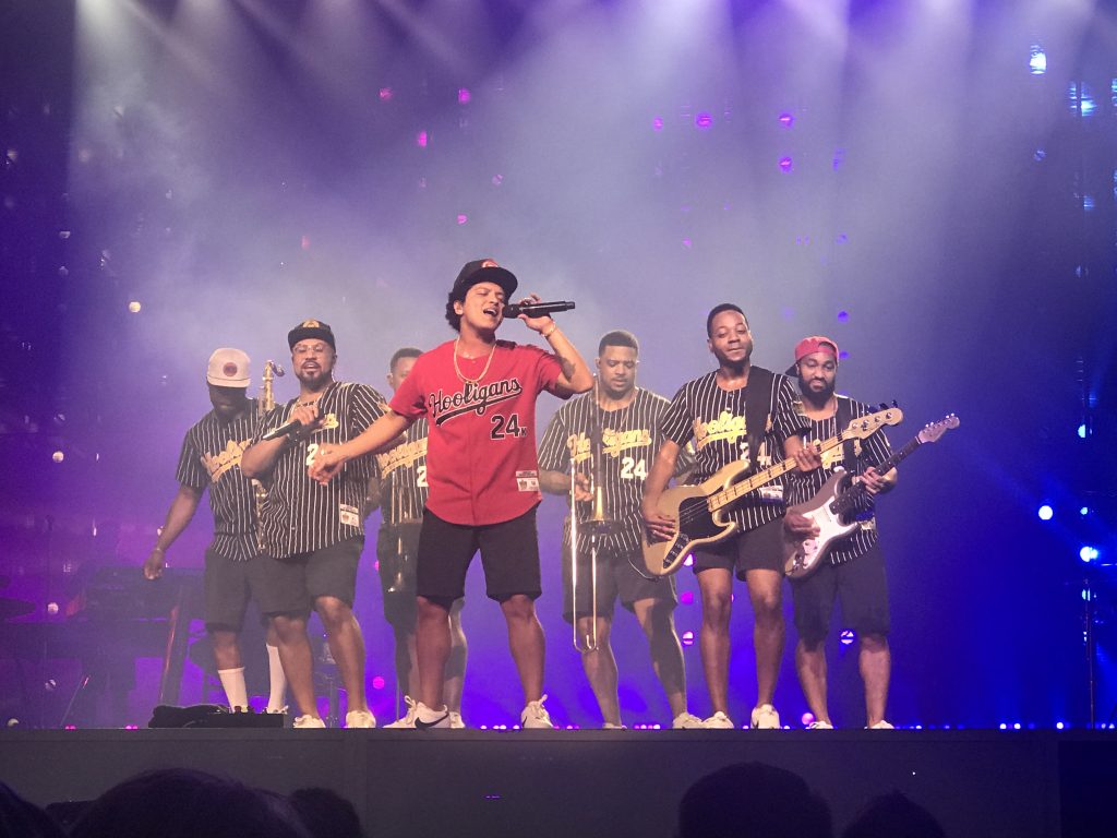 Concert Review: Bruno Mars brings 24K Magic World Tour to Fresno ...