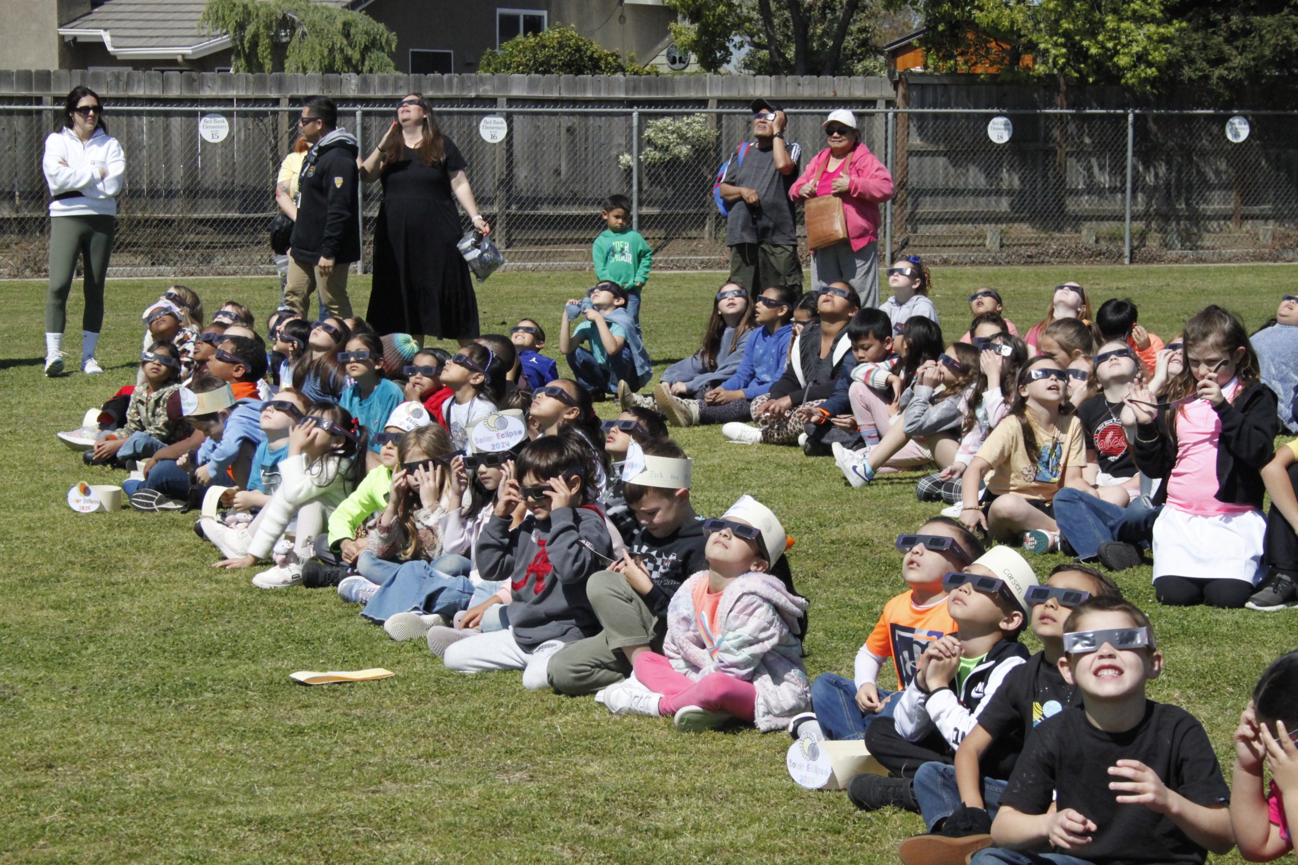 Red Bank Elementary students view rare Solar Eclipse | Clovis Roundup