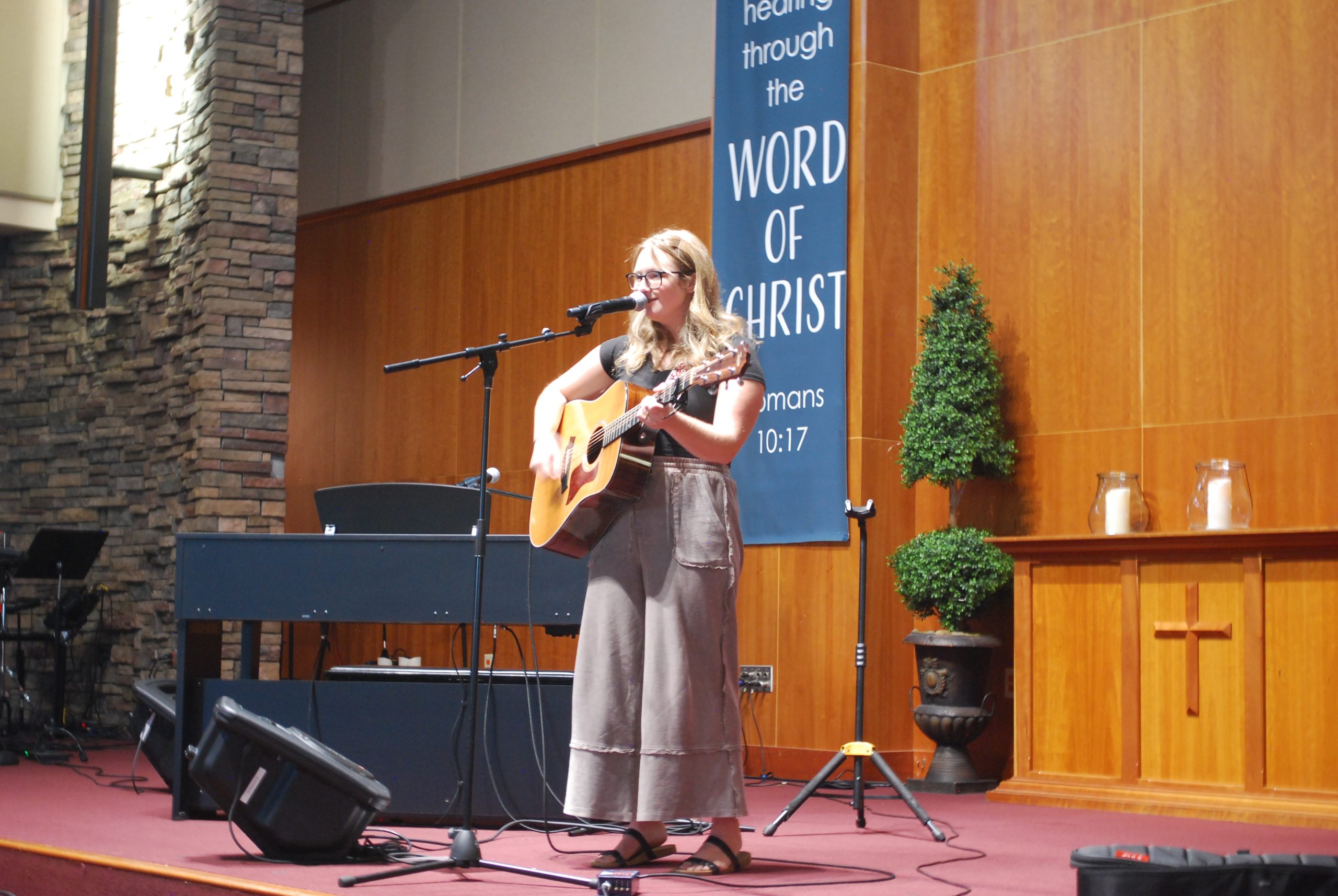 Skye Peterson performs arrangement of songs at Trinity Community Church – Clovis Roundup